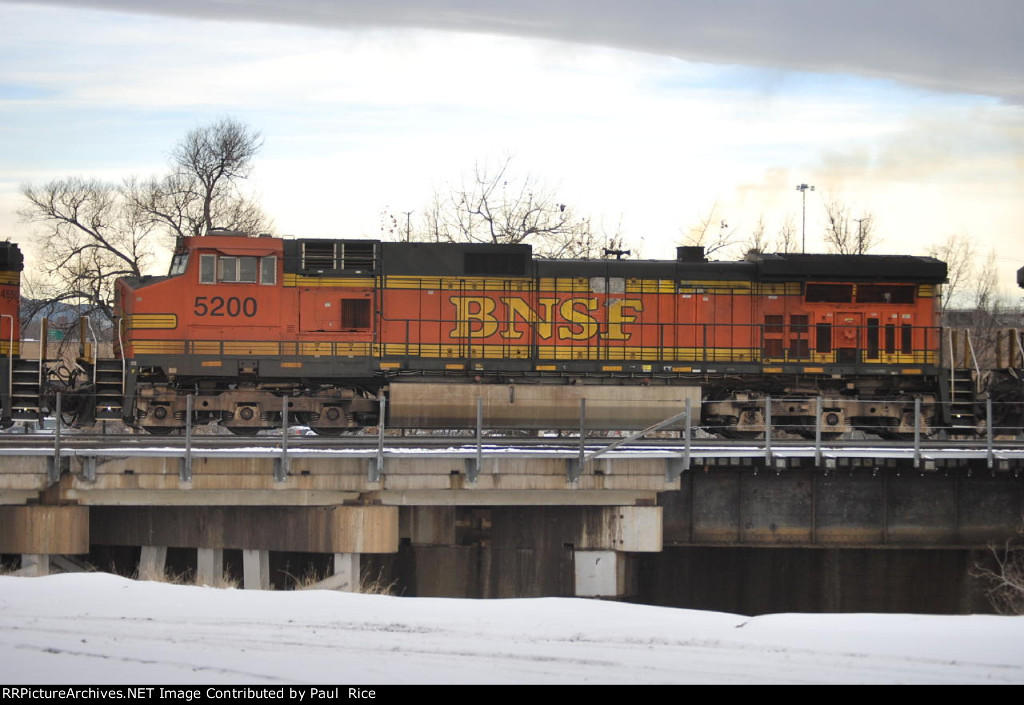 BNSF 5200